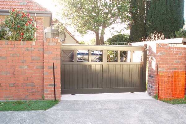 Timber Veneer Gates and Fences Wellington